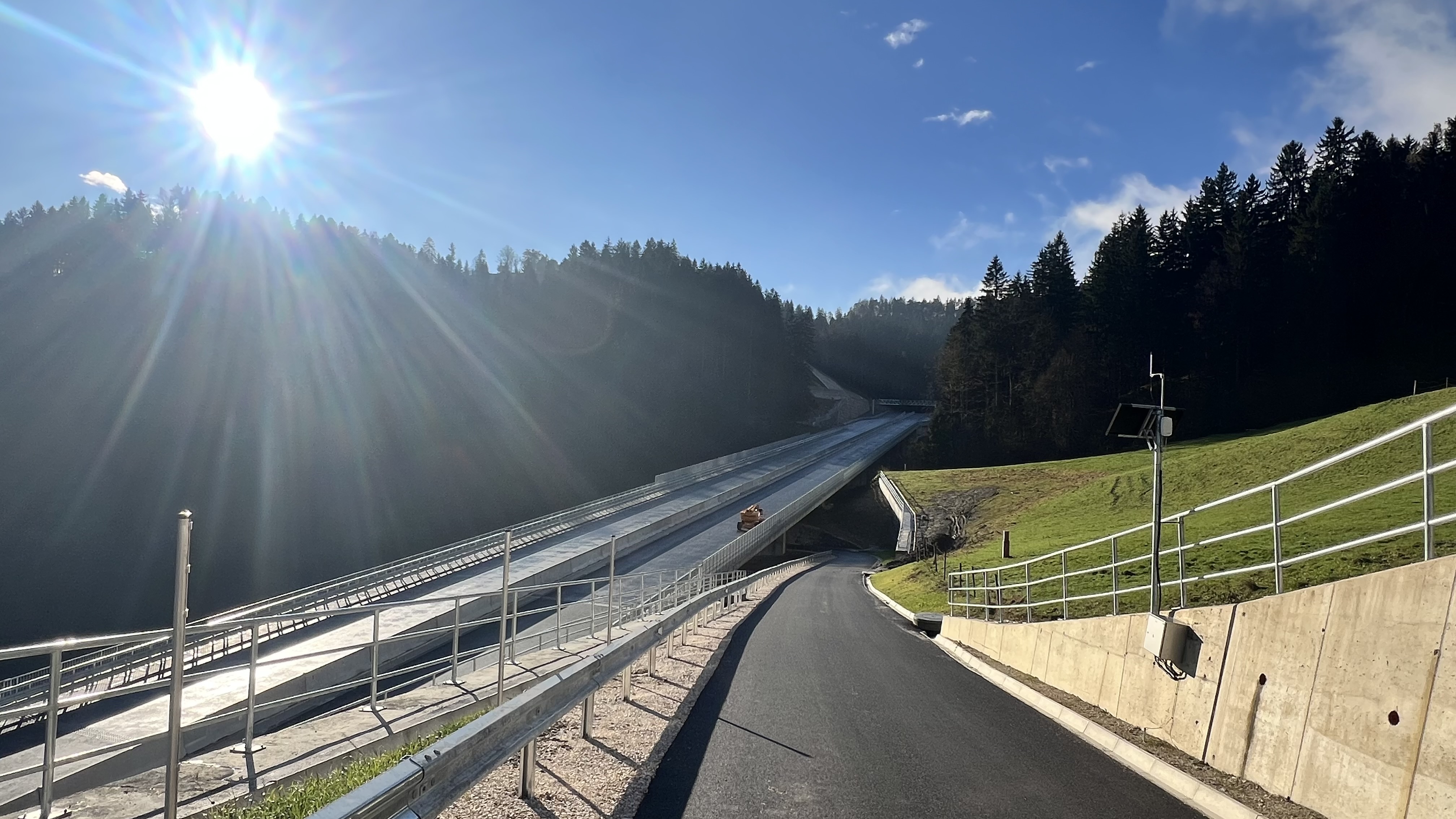 Izgradnja hitre ceste na 3. razvojni osi sever - sklop F – Jenina ...